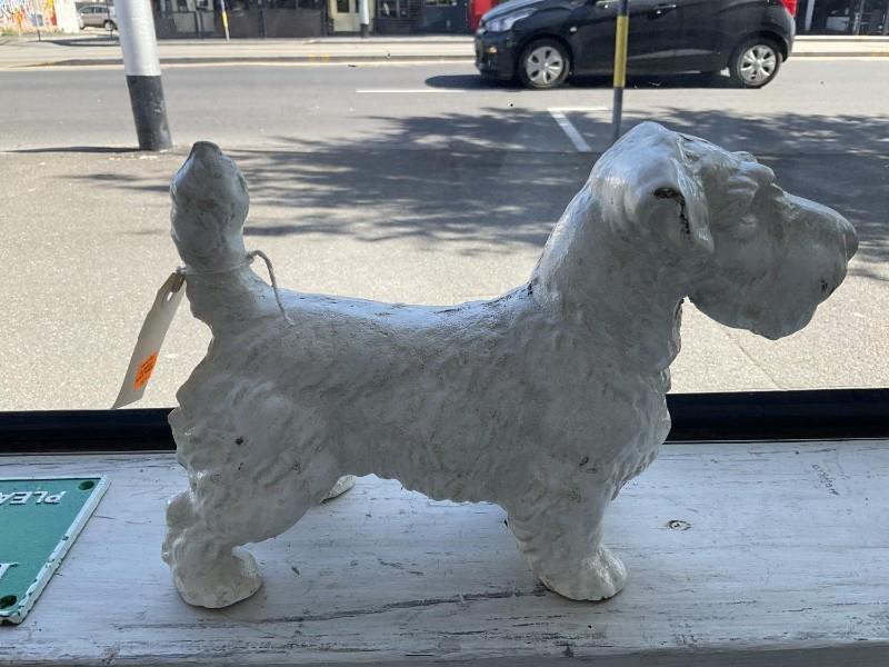 EJ Ainger Auctioneers and Valuers Item Detail