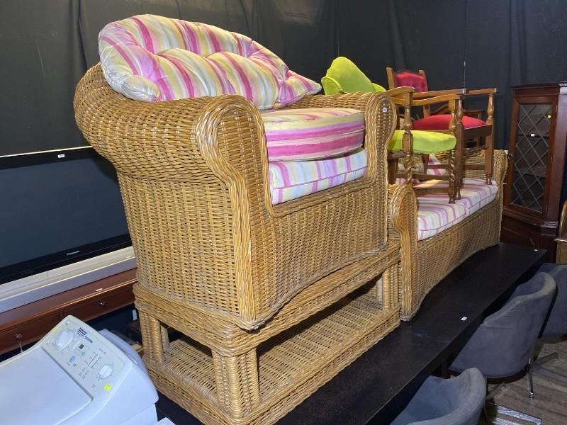 EJ Ainger Auctioneers and Valuers Item Detail